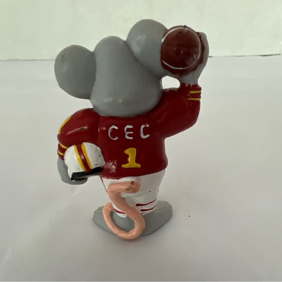 Toys | 1986 Chuck E Cheese Football Advertising Pvc Vintage Figure ...